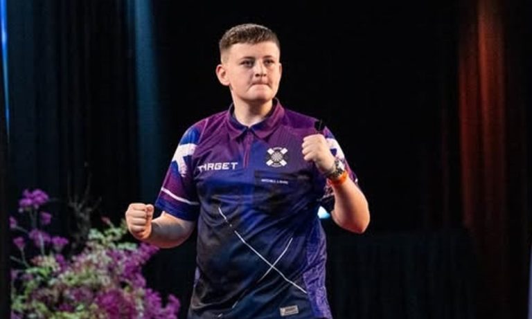 Genialny 14-latek ze Szkocji. Wygrał kolejny tytuł seniorski - Łączy ...